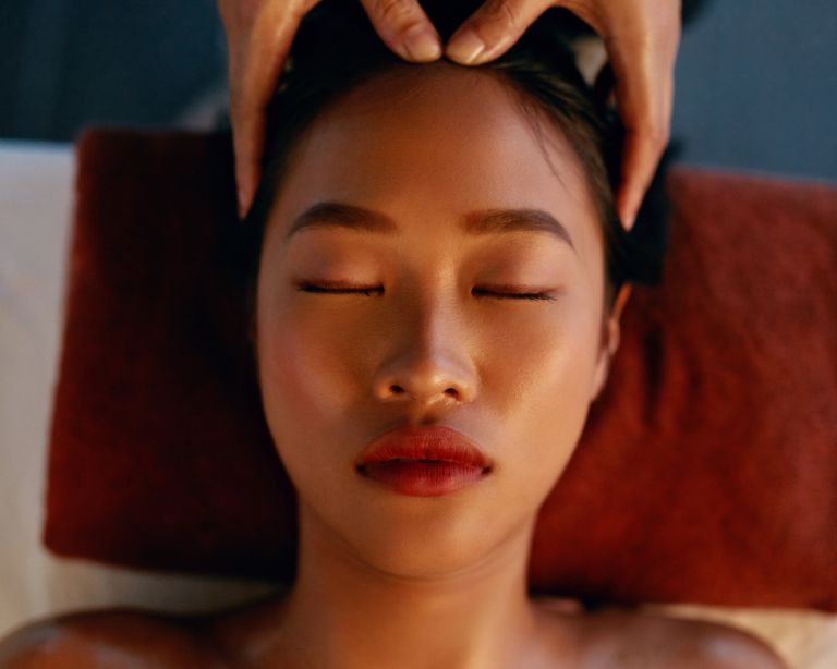 タイ古式マッサージブアサワン(BUASAWAN) - 身体を活性化させ 自然治癒力を高める 本格タイ古式マッサージ